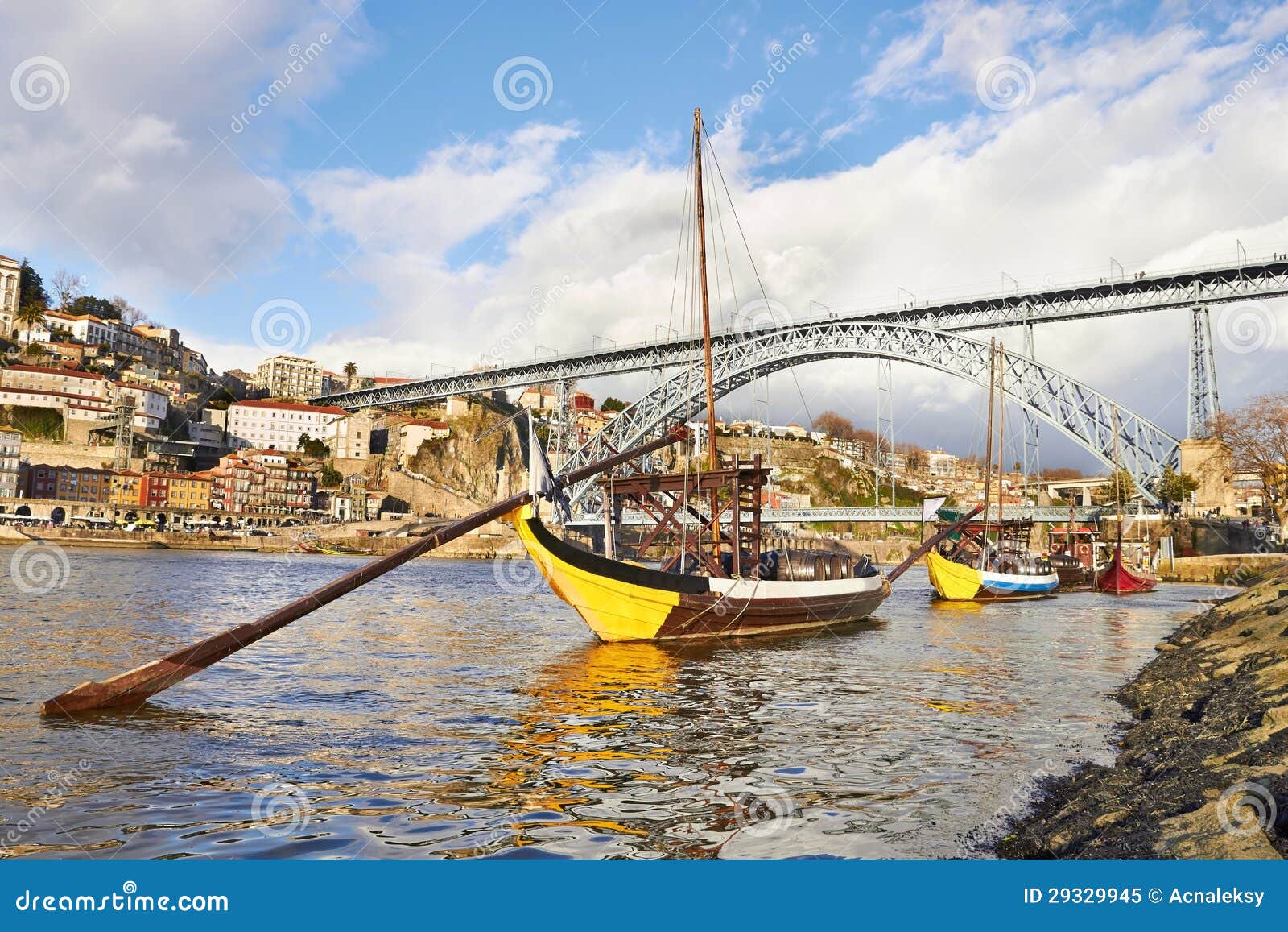 Barcos Tradicionais No Rio De Douro Imagem de Stock - Imagem de porto ...