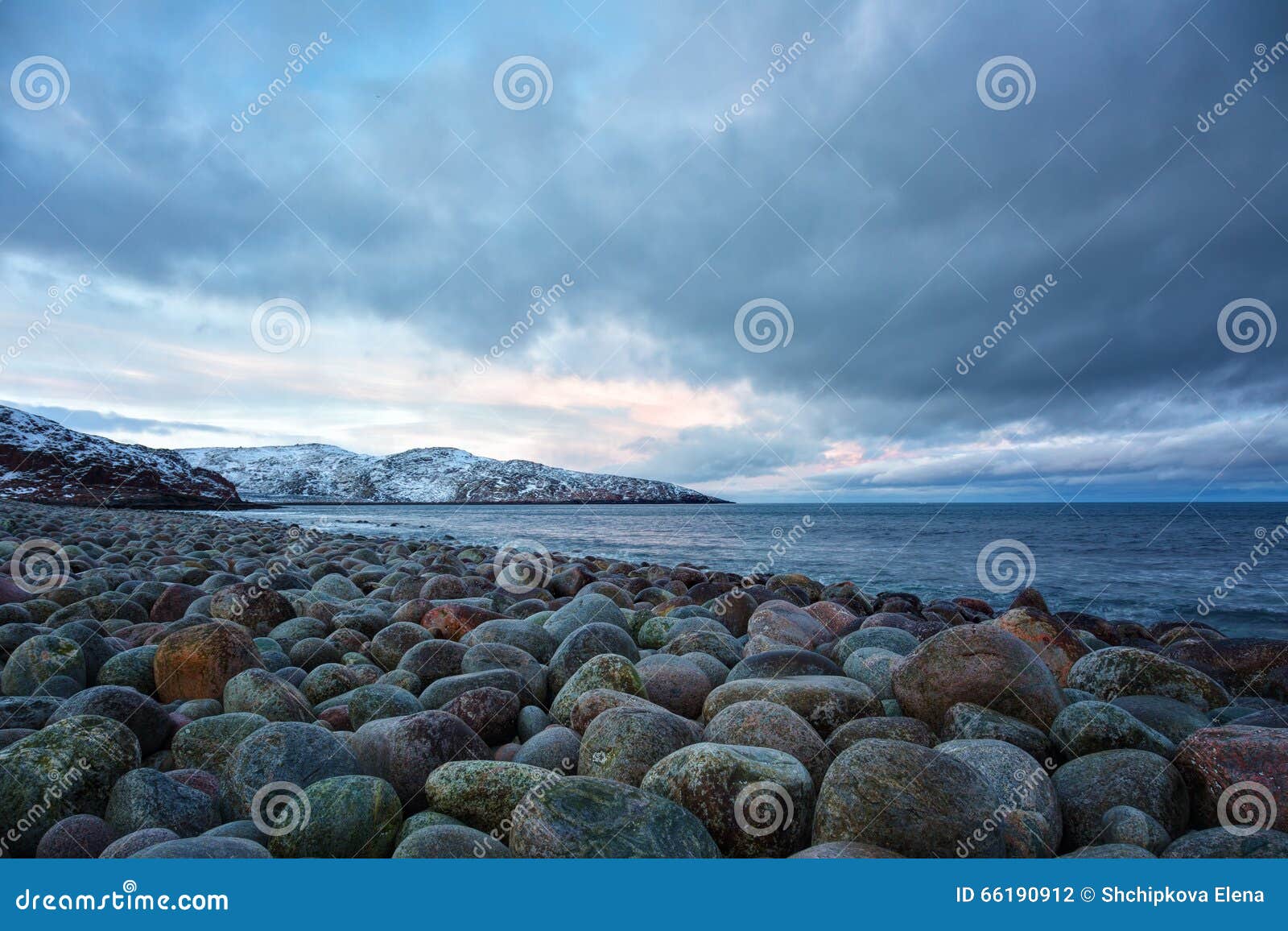 Barentssee, arktisch stockfoto. Bild von felsen, kalt - 66190912