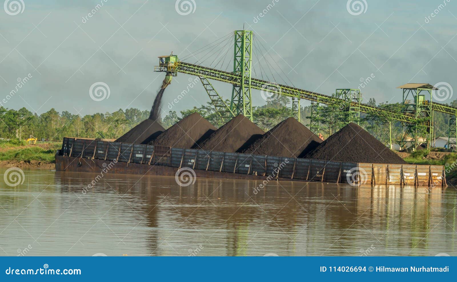 Barge full of coal stock photo. Image of coal, fossil - 114026694