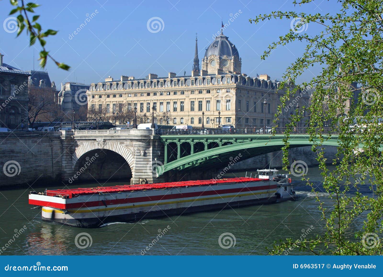 Barge on Paris River stock image. Image of architectural - 6963517