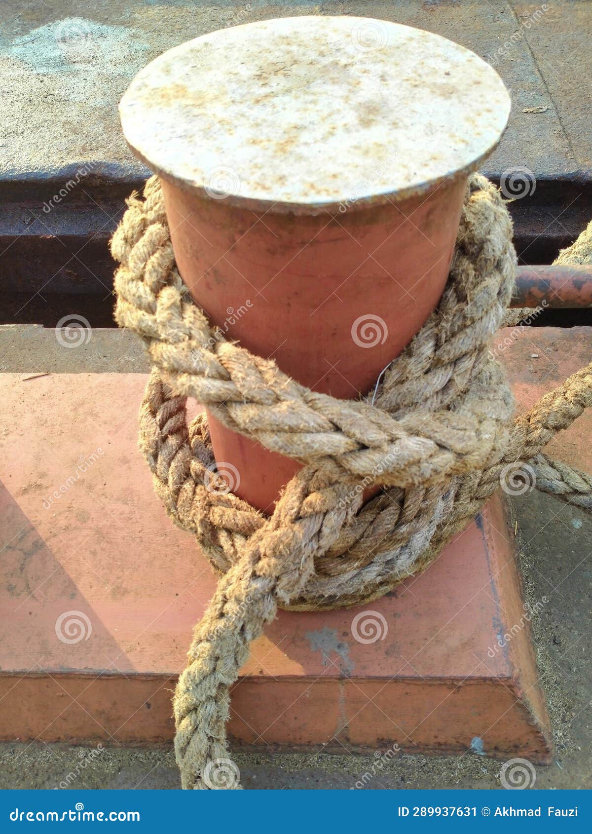 Barge rope knot stock image. Image of brown, knots, barge - 289937631