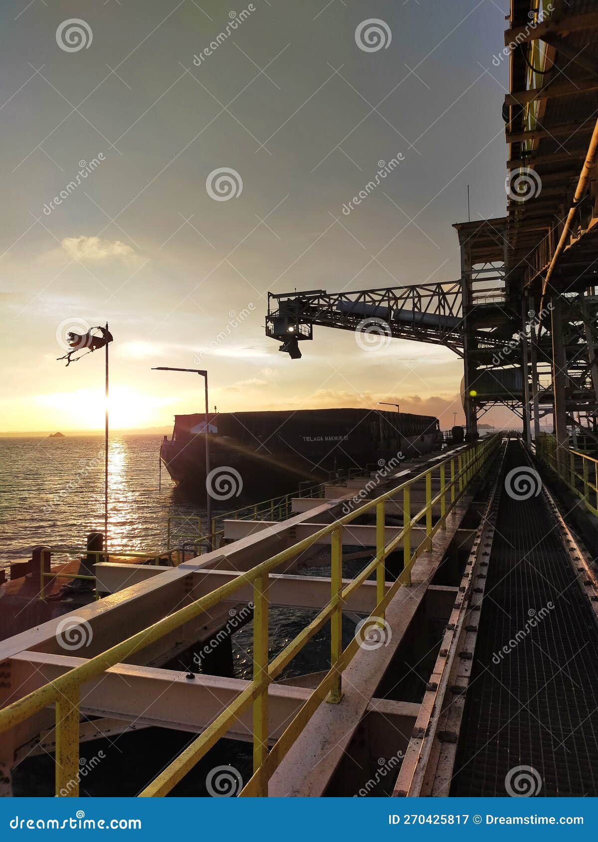 Barge Shipping Port Transhipment Stock Image - Image of barge, vessel ...