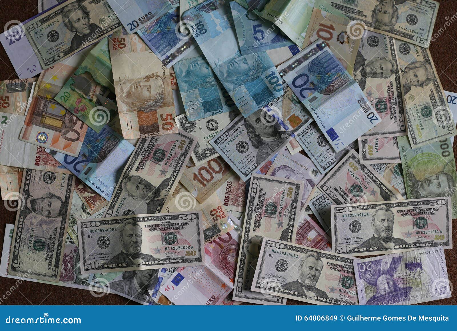 Bargeld Aus Der Ganzen Welt Stockbild - Bild von ansammlung, konzept ...