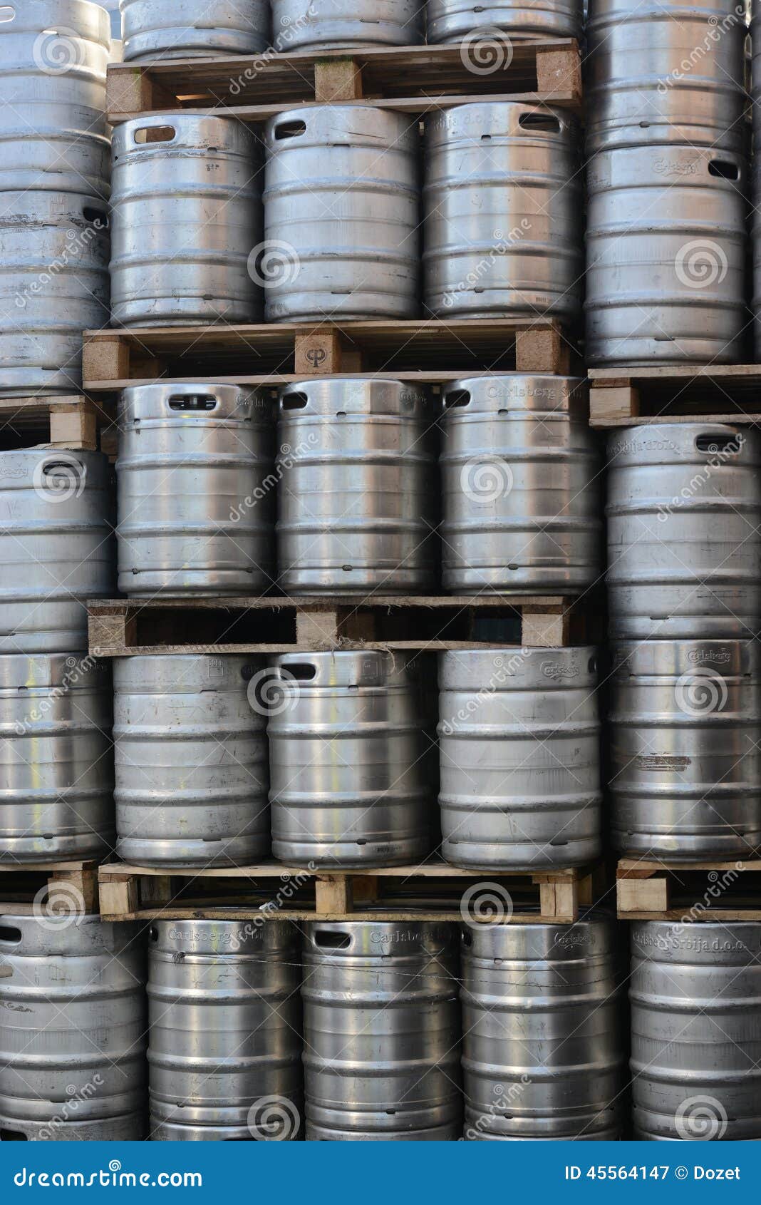 Barili Dei Barilotti Di Birra Fotografia Editoriale - Immagine di barra ...