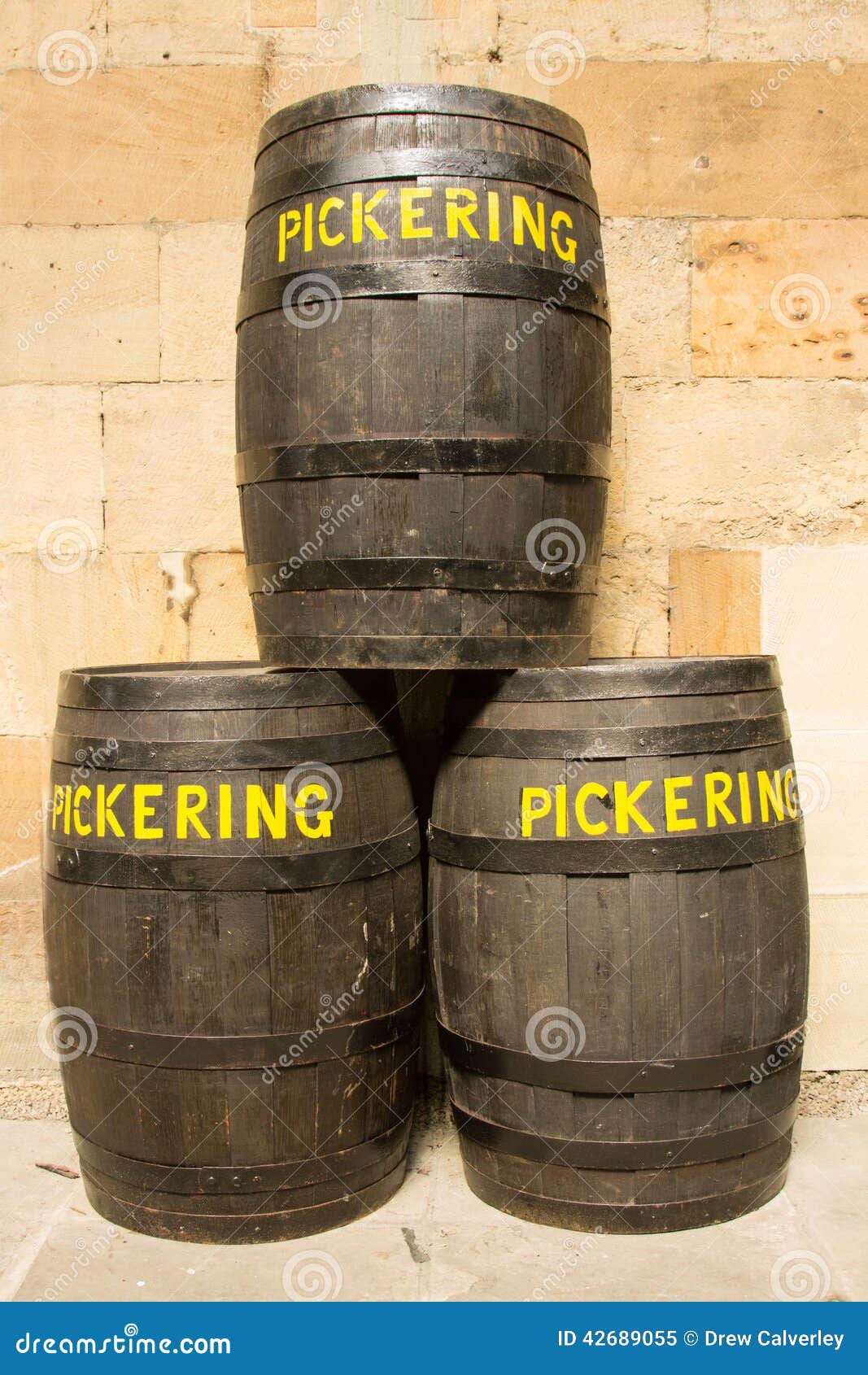 Barilotti Di Birra Identificati 'Pickering' Immagine Stock - Immagine ...