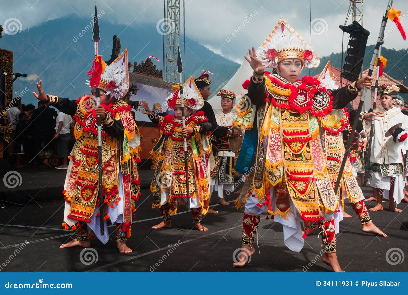 Baris Dance. fotografia editoriale. Immagine di modo - 34111931
