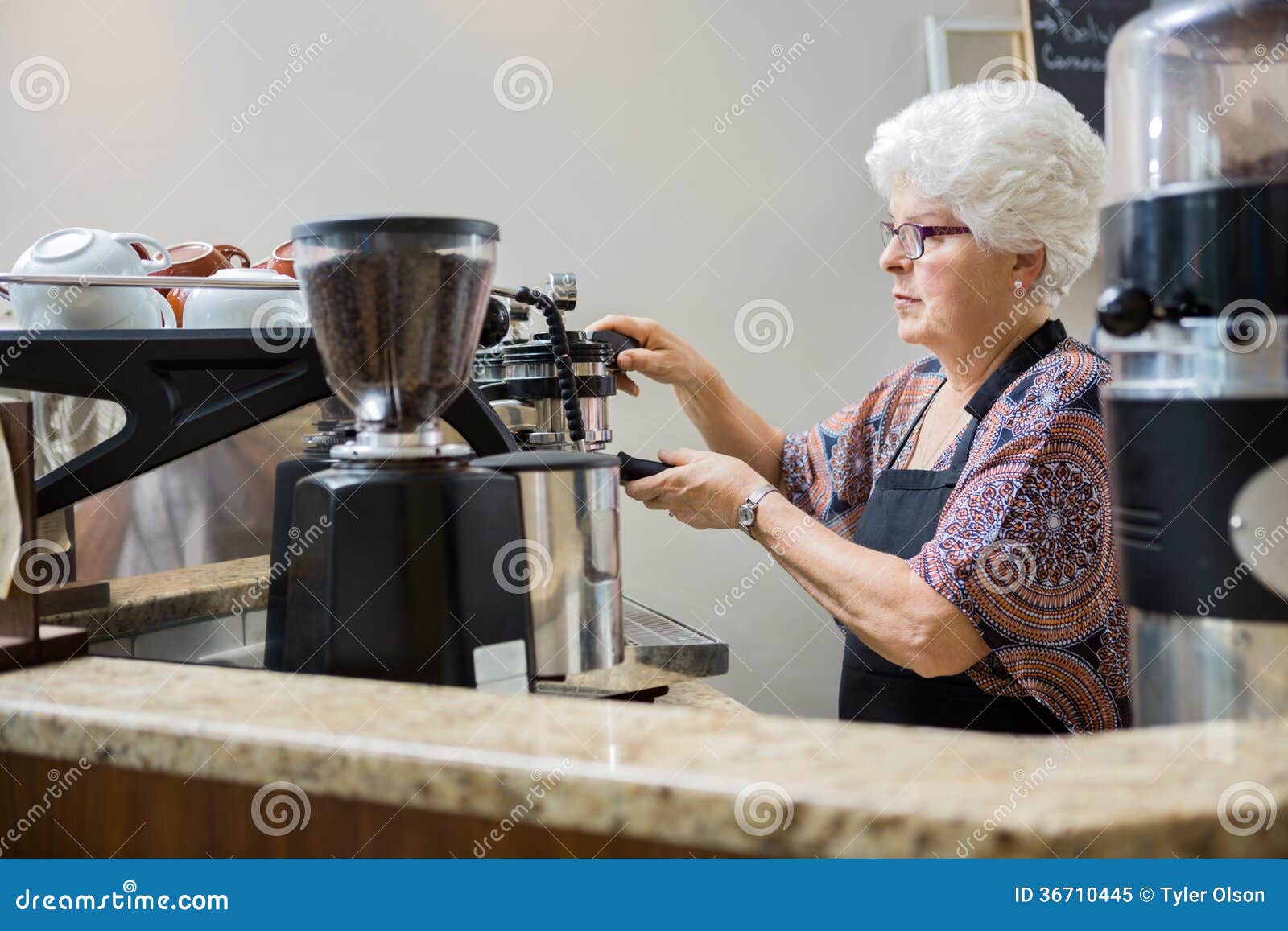 Barista Making Coffee in Cafe Stock Image - Image of drink, girl: 36710445