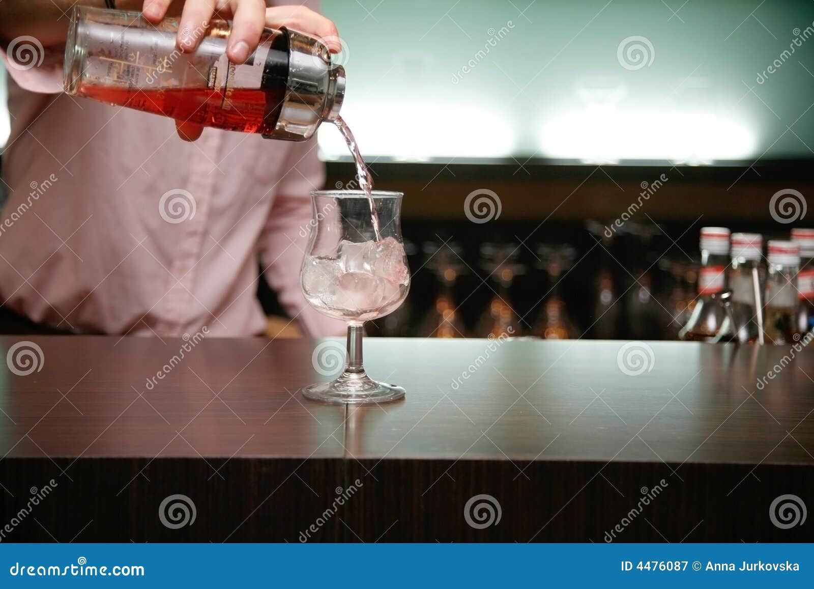 Barman pouring cocktail stock image. Image of alcohol - 4476087