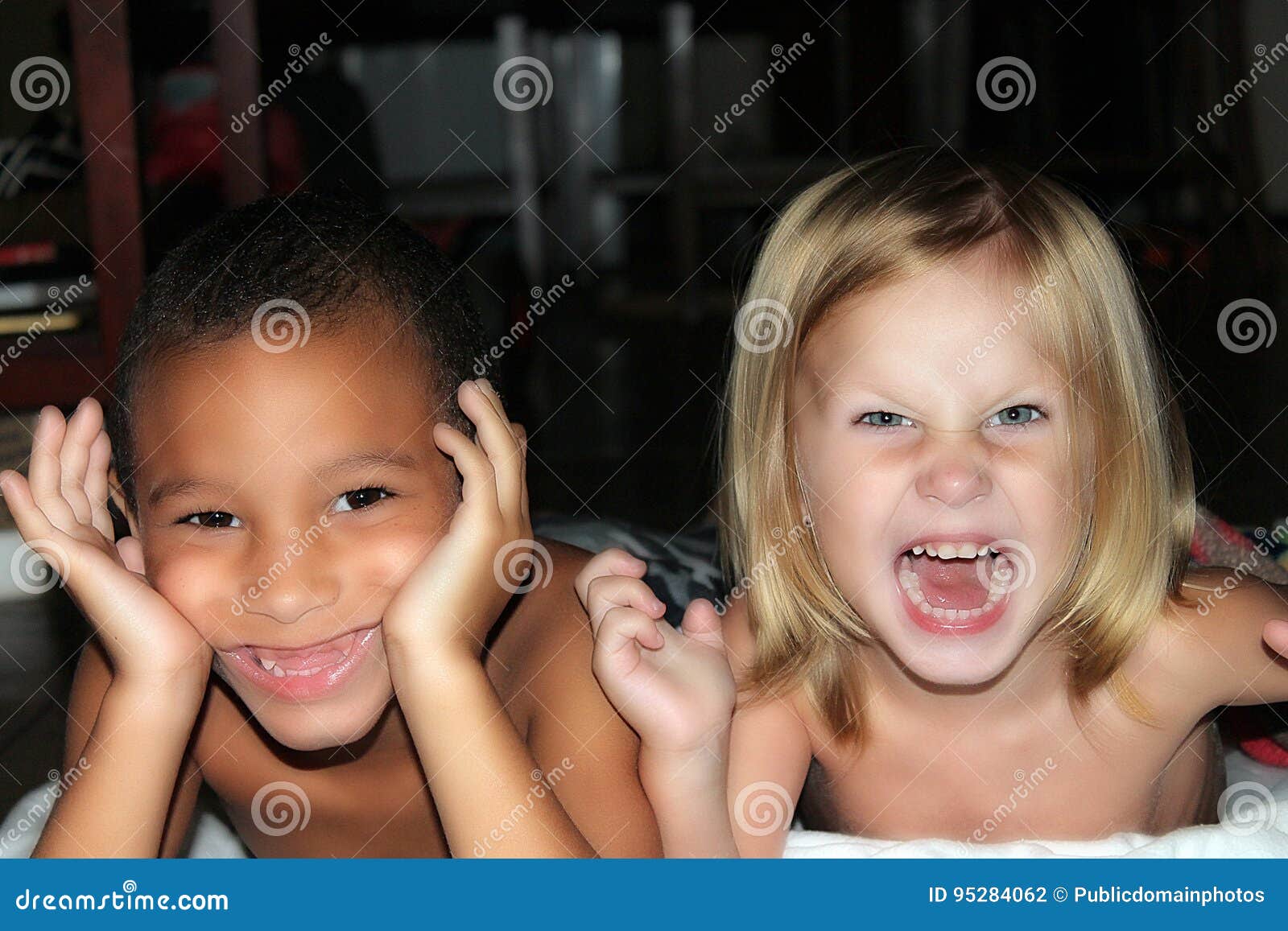 Barn Ansiktsuttryck, Leende, Flicka Bild. Bild: 95284062