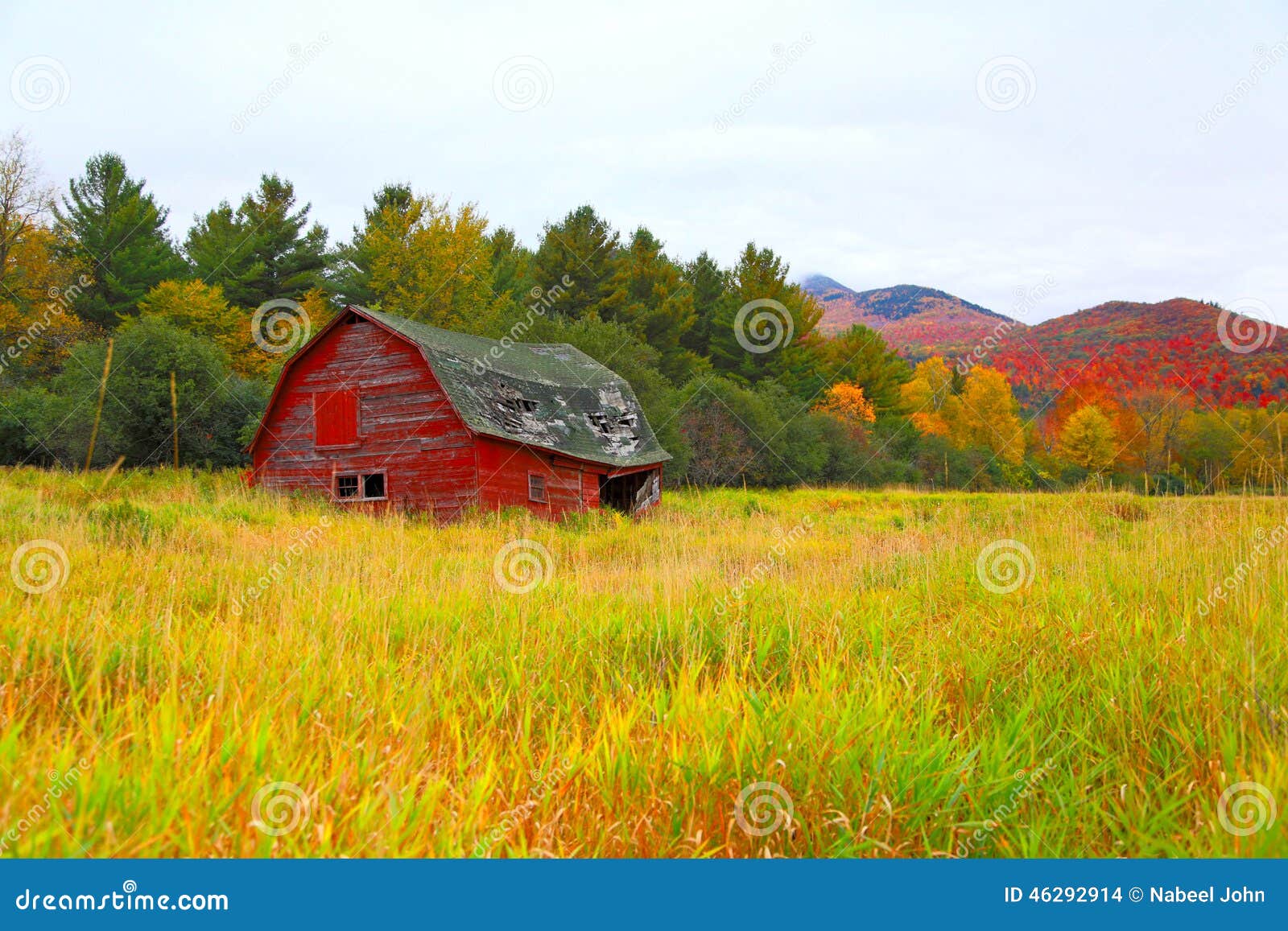 A Barn in the Colors of Fall Stock Photo - Image of mountains, fresh ...