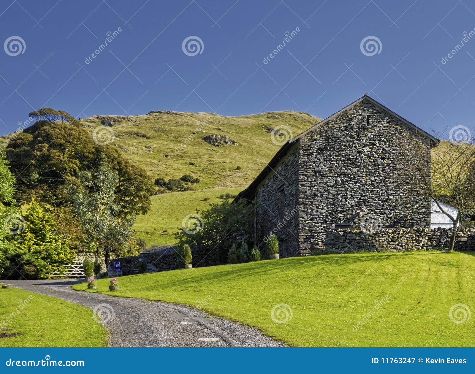 Barn Conversion in Countryside Stock Image - Image of picturesque ...