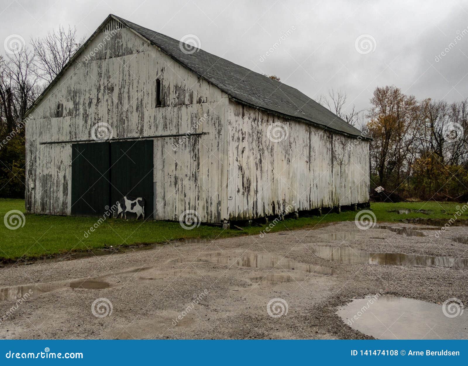 A Barn in Kentucky stock photo. Image of barn, autumn - 141474108