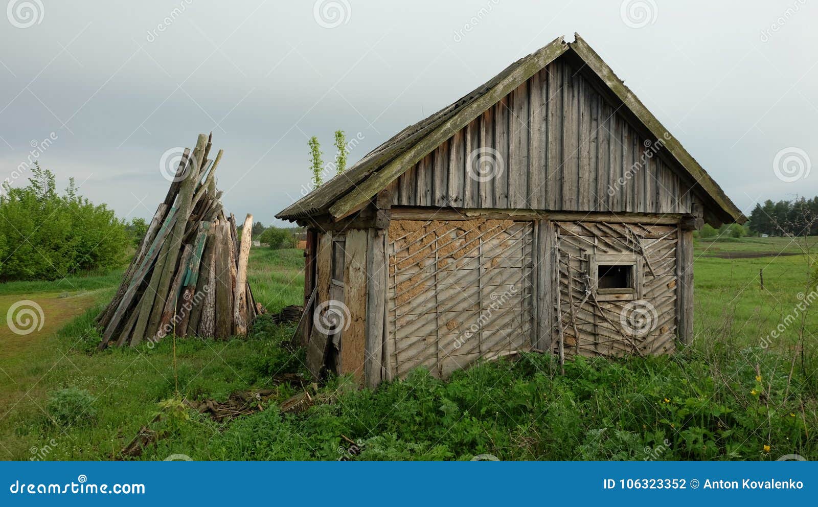Barn in Kruchik, Ukraine stock photo. Image of green - 106323352