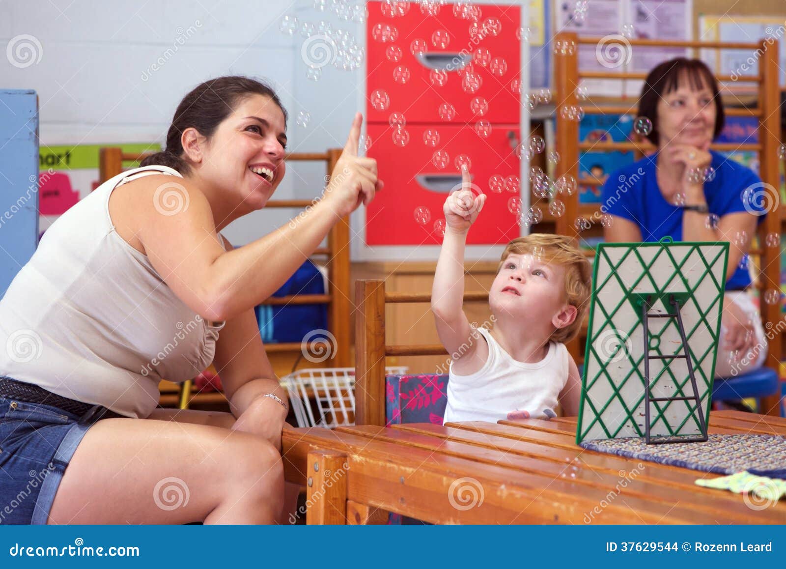 Barn med handikapp arkivfoto. Bild av blek, terapeut - 37629544