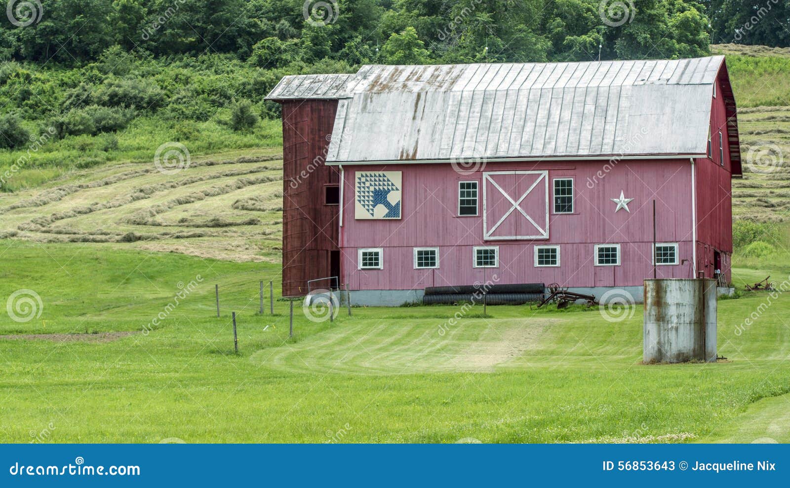 Barn in rural Ohio stock image. Image of farm, forages - 56853643