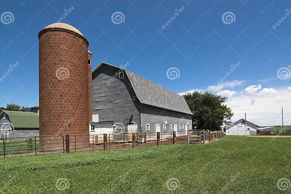 Barn and silo stock image. Image of building, agriculture - 2652571