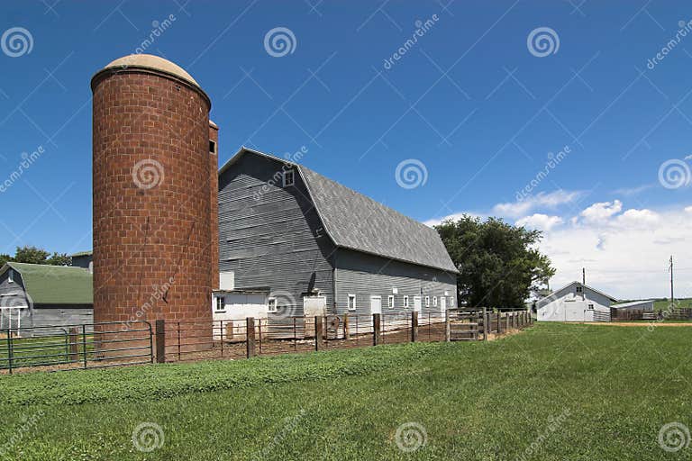 Barn and silo stock image. Image of building, agriculture - 2652571