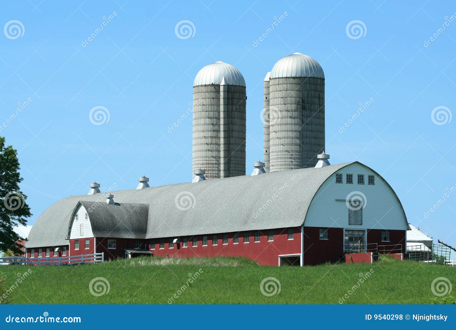 Barn and silos stock photo. Image of outdoors, building - 9540298