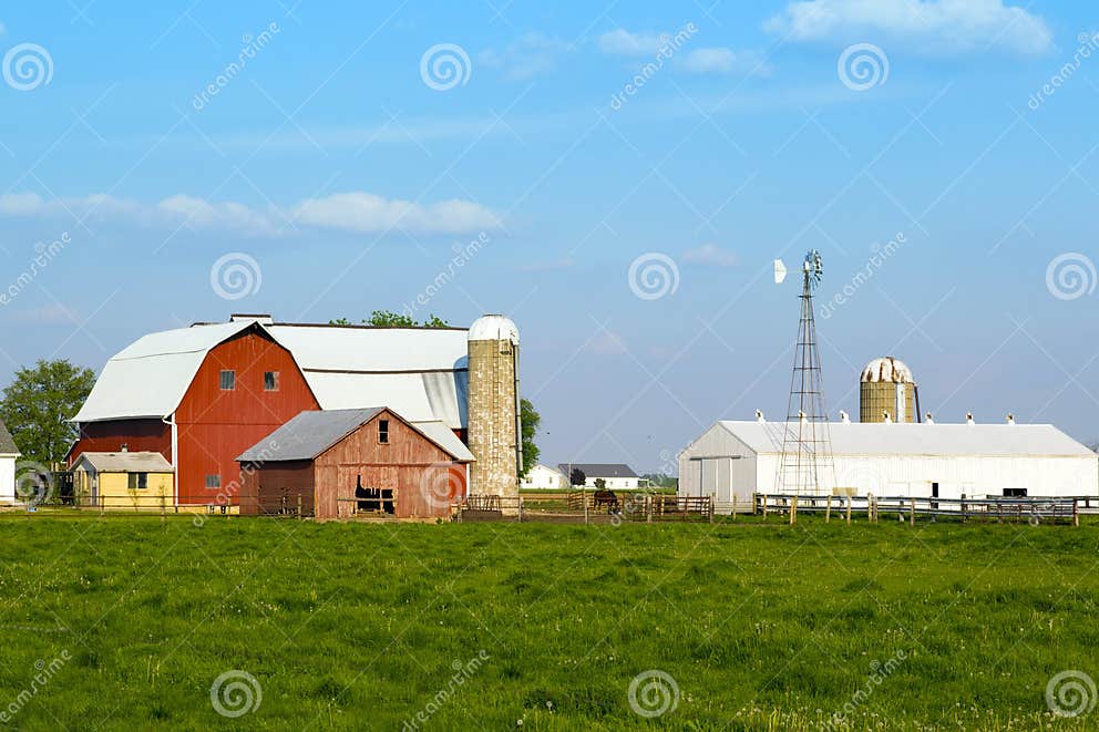 Barn and silos stock image. Image of barn, country, grow - 32277703