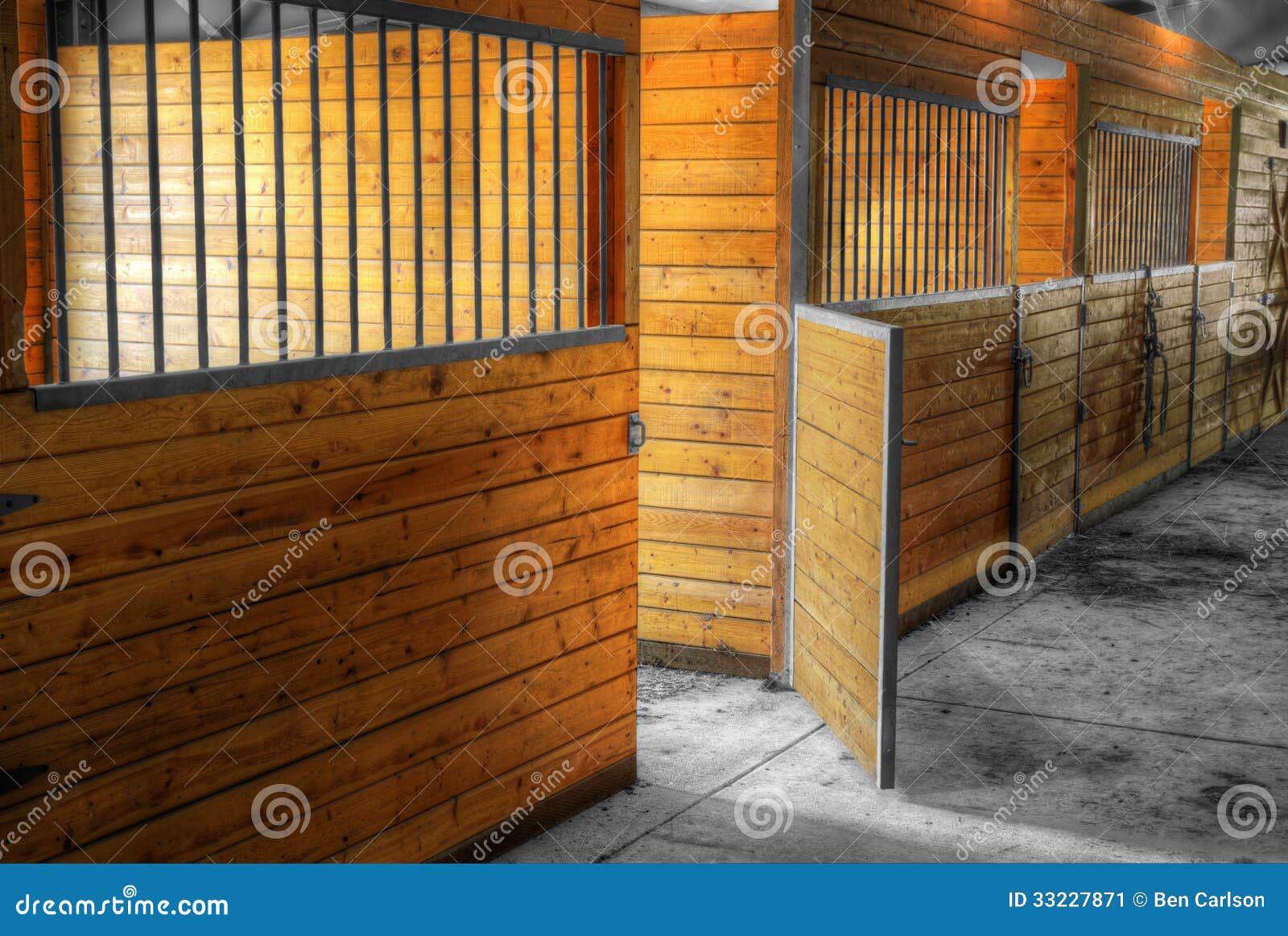 Barn Stall Open Gate stock image. Image of latch, unlocked - 33227871