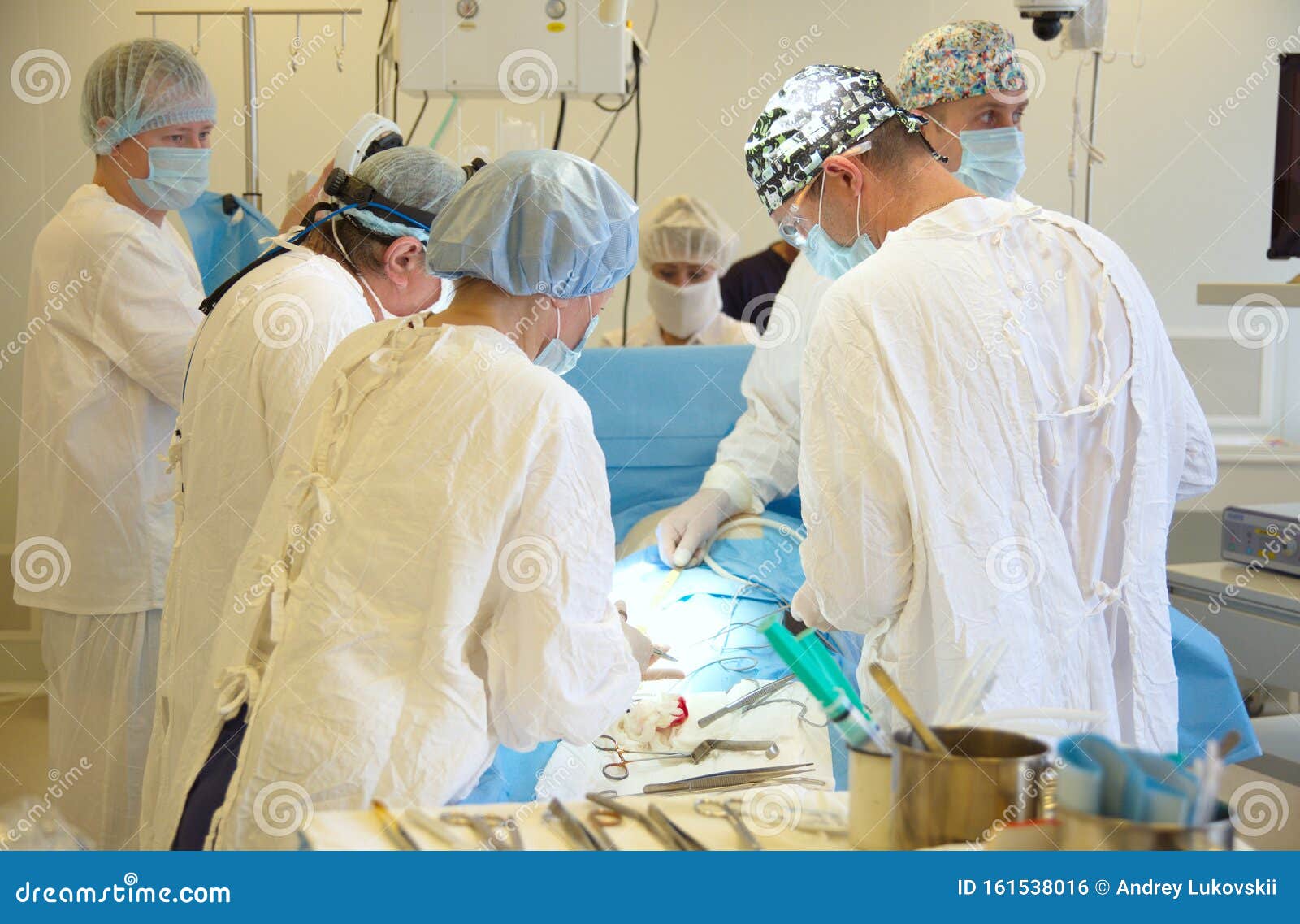 Heart Surgeon Performs Open Heart Surgery Editorial Photo - Image of ... Heart Surgeon Performs Open Heart Surgery Editorial Photo - Image of ...