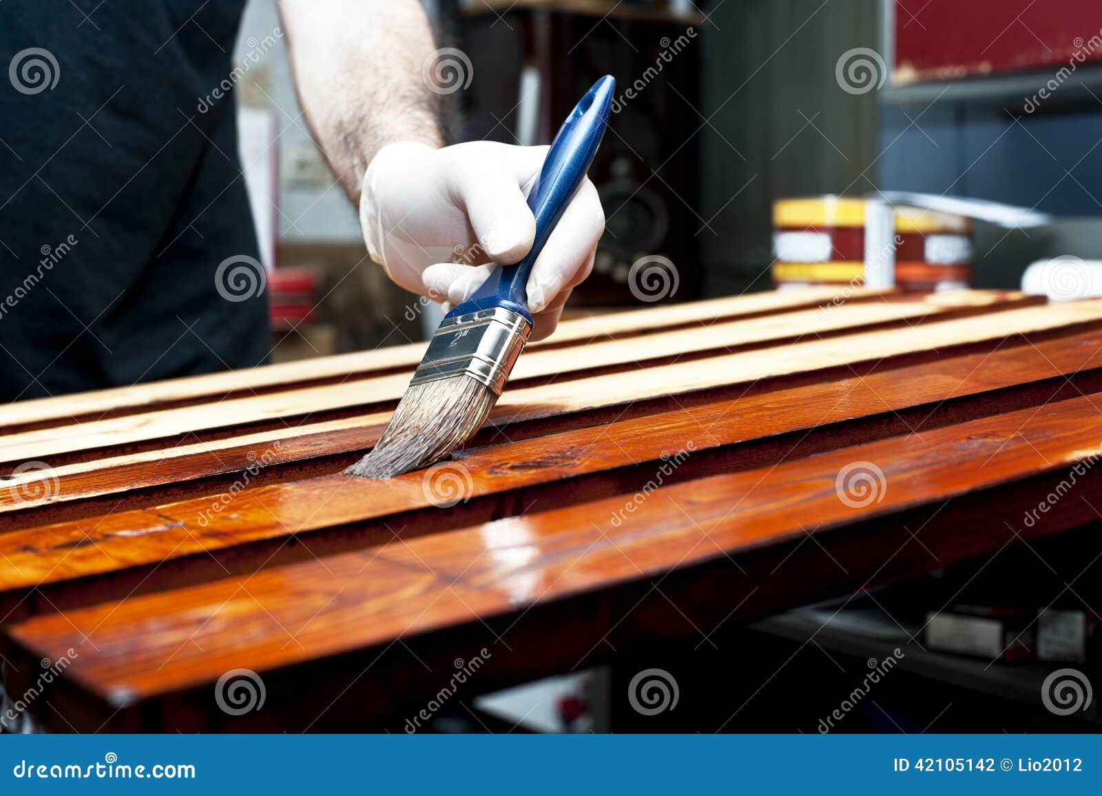 Barnizar a Los Tableros De Madera Foto de archivo - Imagen de barnizado ...