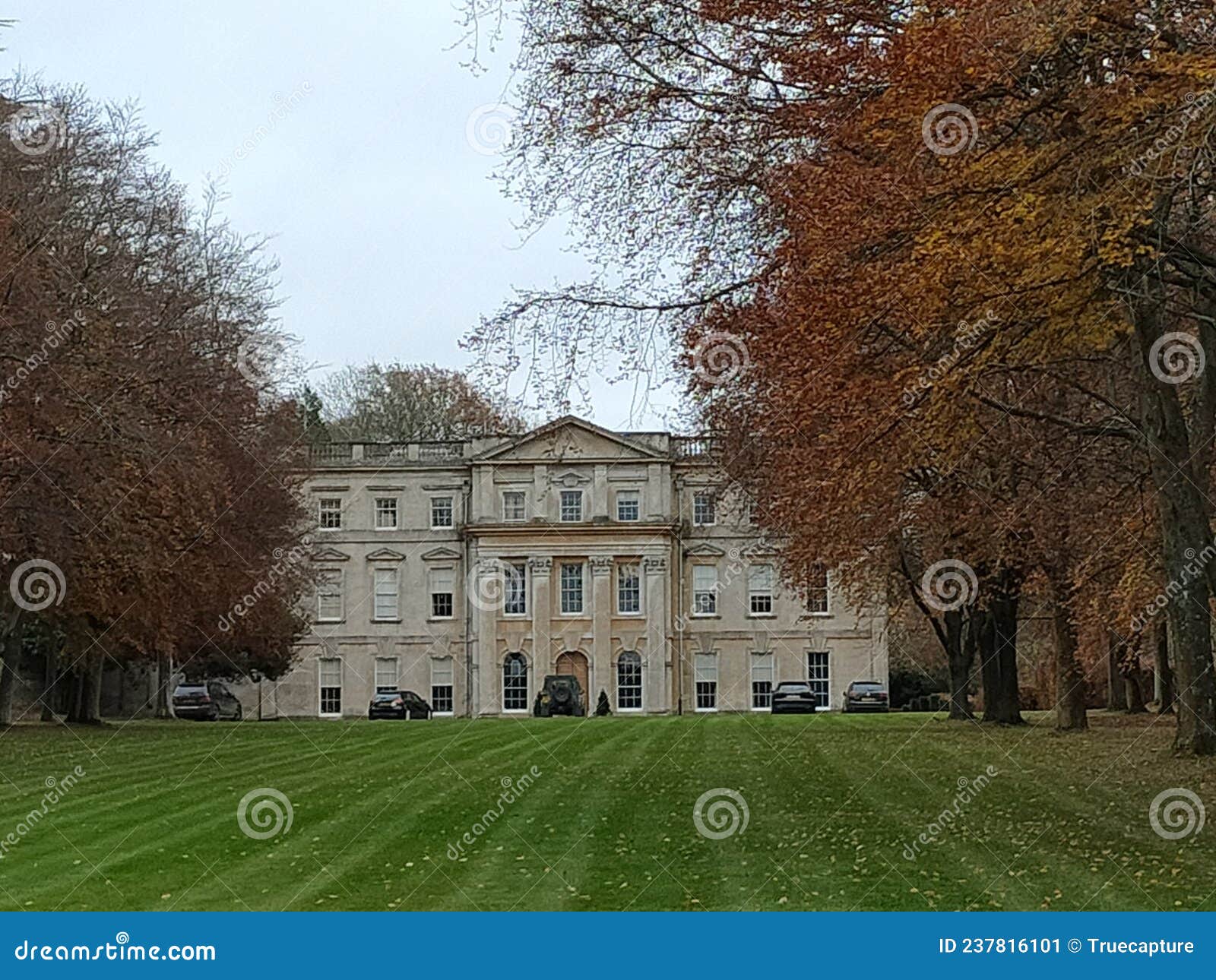 Barnsley Park House stock image. Image of mansion, house - 237816101