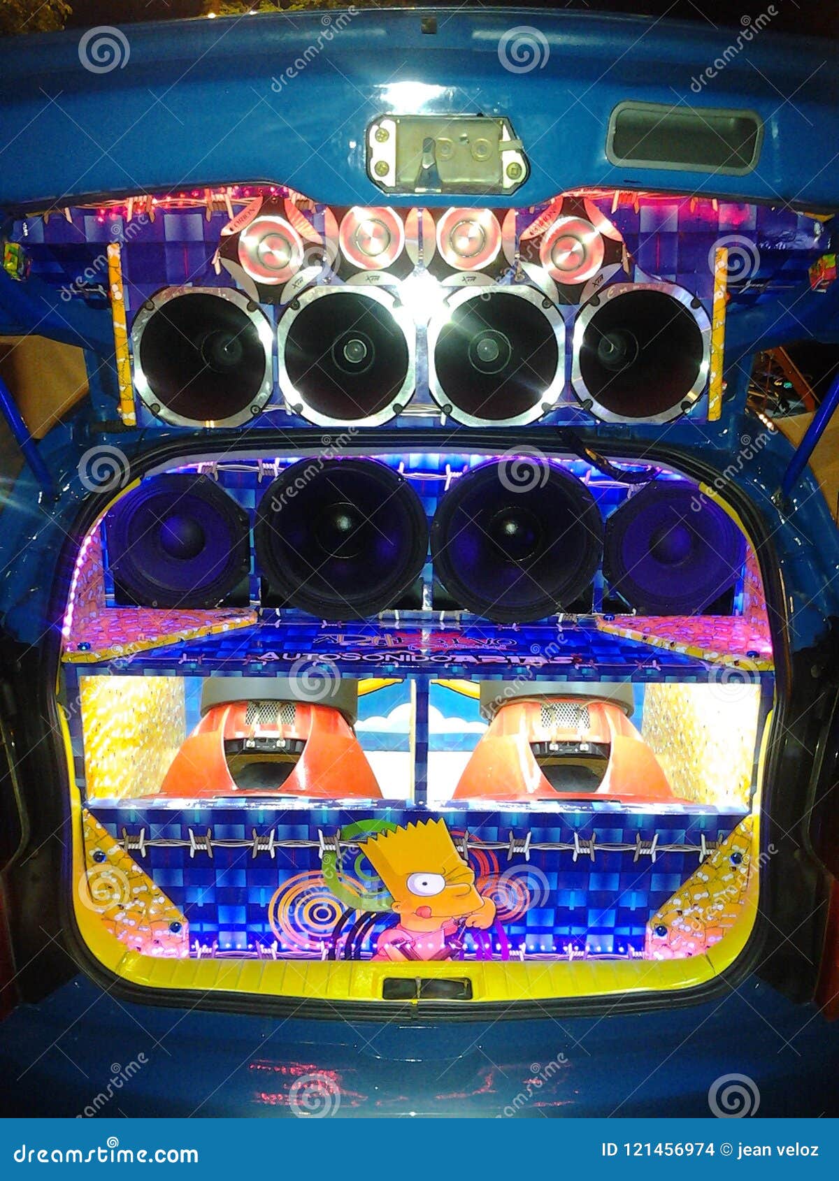 Baronete pequeno imagem de stock editorial. Imagem de extremo - 121456974