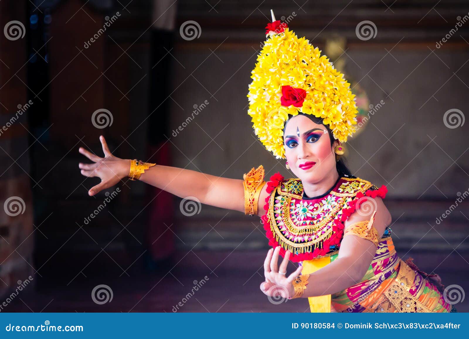 Barong Y Kris Dance, Bali, Indonesia Imagen de archivo editorial ...