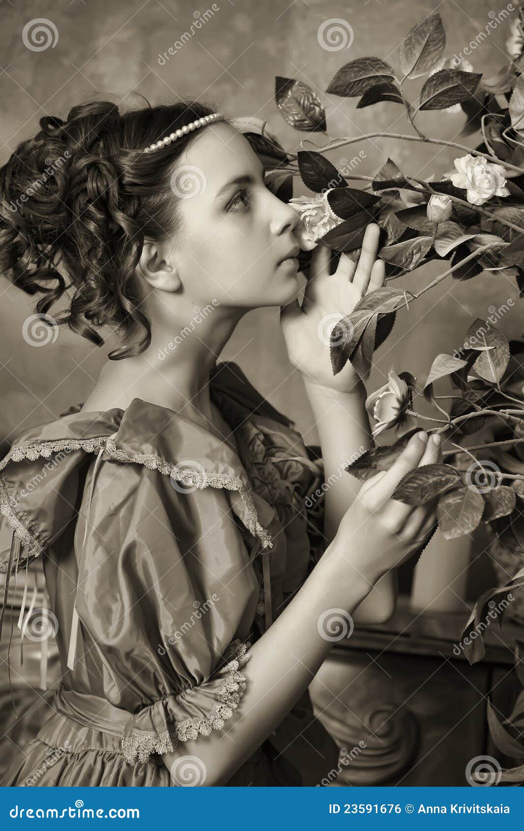 Baroque Woman in Historical Costume Stock Photo - Image of girl, face ...