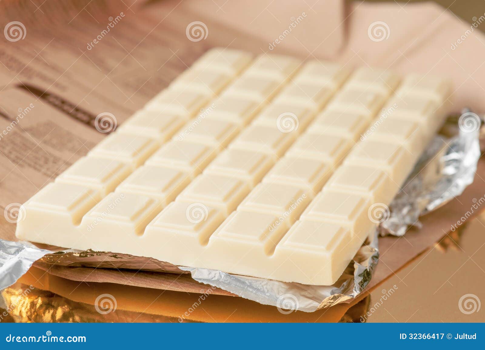 Barra De Chocolate Blanca En Base Del Oro Imagen de archivo - Imagen de ...