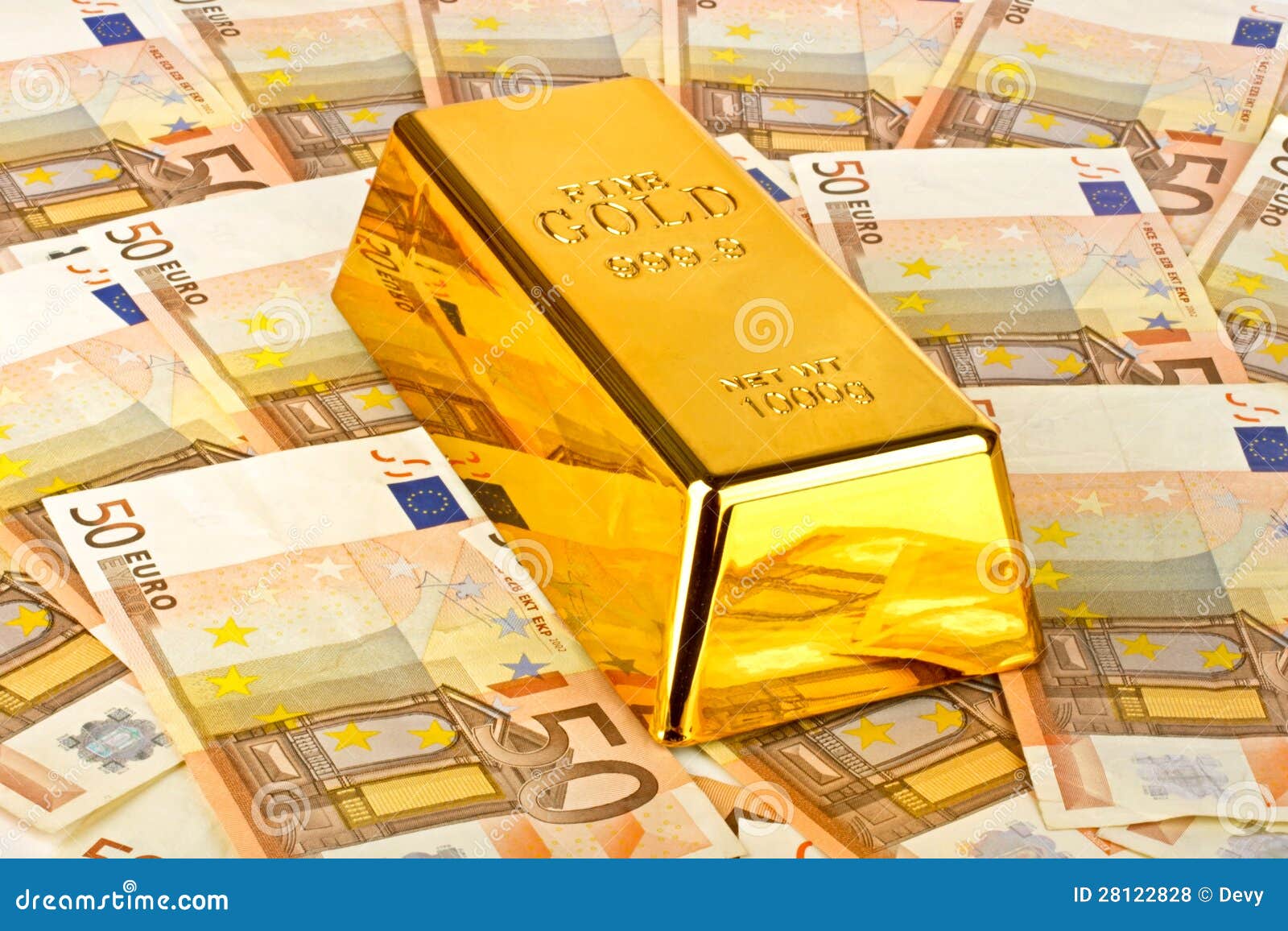 Barra Di Oro E Soldi Dell'euro Fotografia Stock - Immagine di assai ...