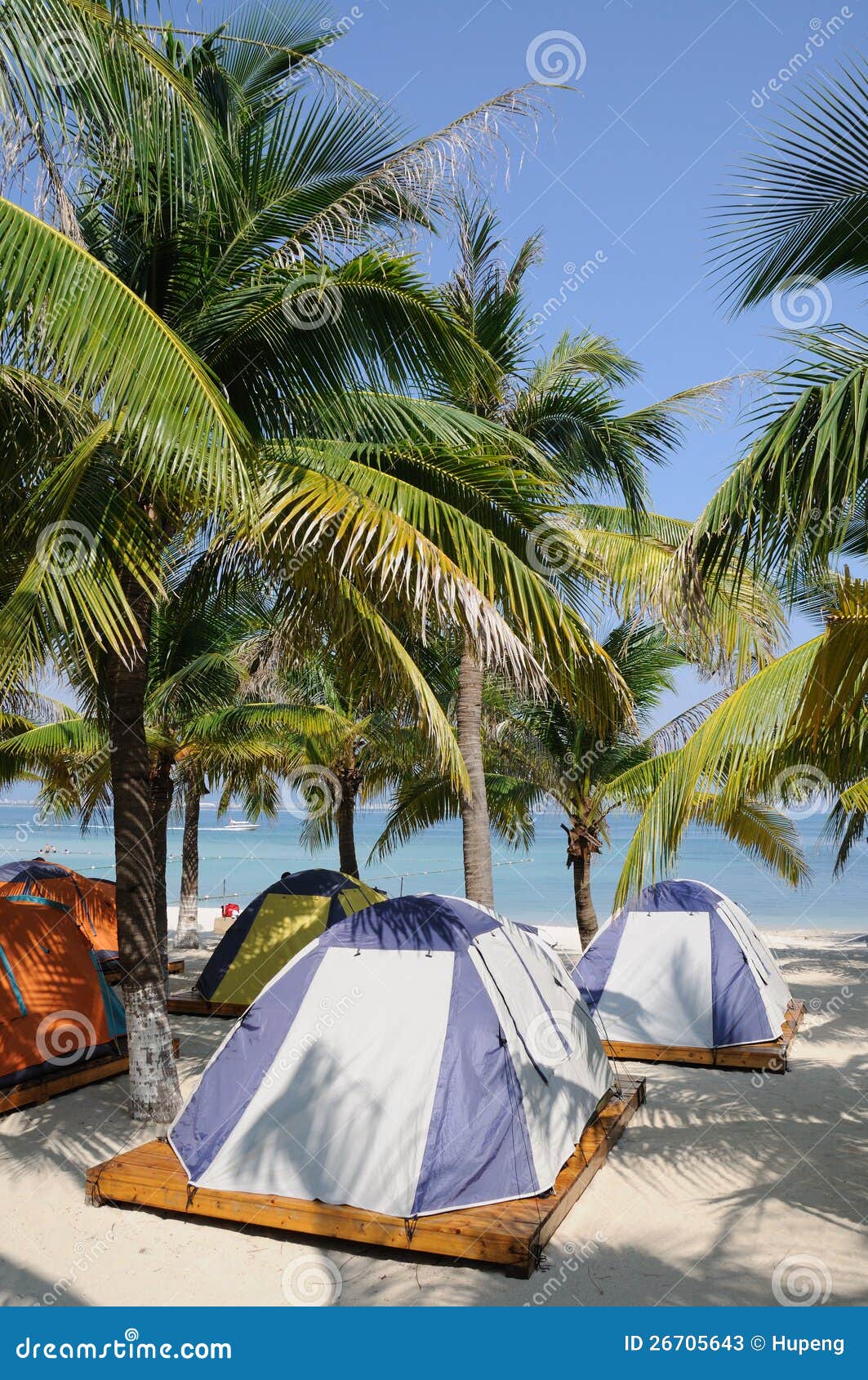 Barraca na praia imagem de stock. Imagem de colorido - 26705643