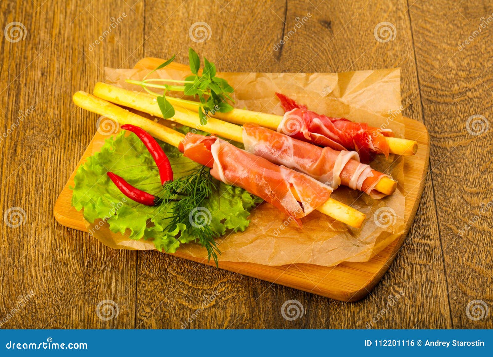 Barras de pan con serrano foto de archivo. Imagen de tradicional ...