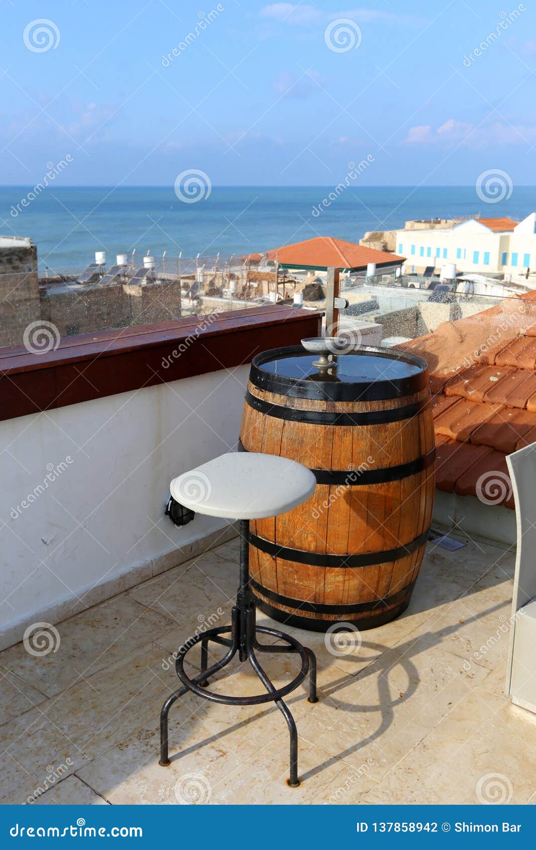 Barrel - Capacity for Liquid Stock Photo - Image of transporting ...