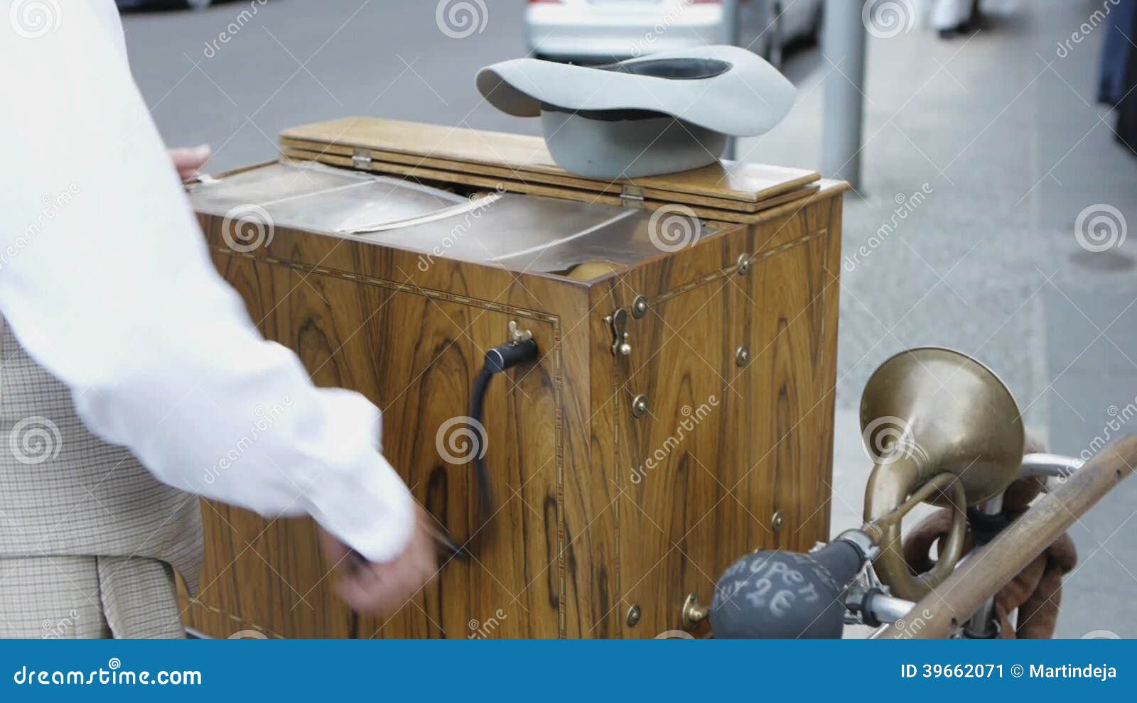 Barrel Organ stock video. Video of hand, musician, gurdy - 39662071