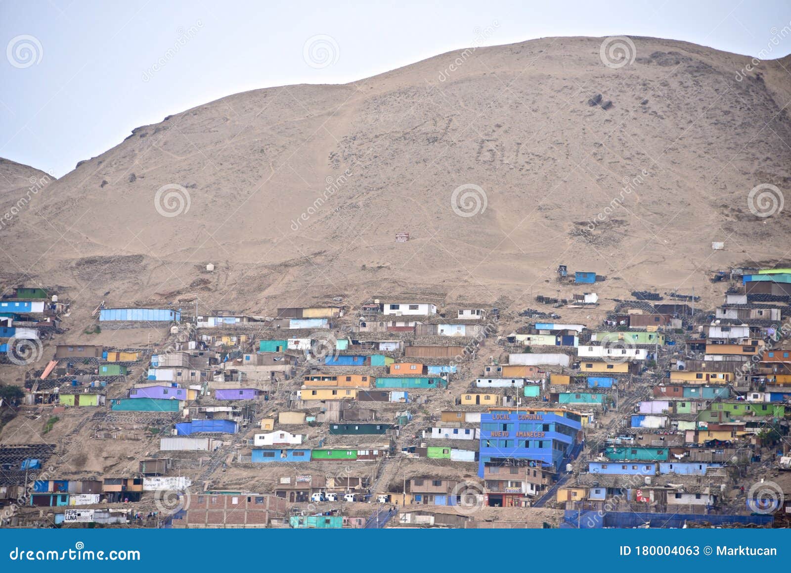 Barriadas En Las Afueras De Lima Peru Foto de archivo editorial ...
