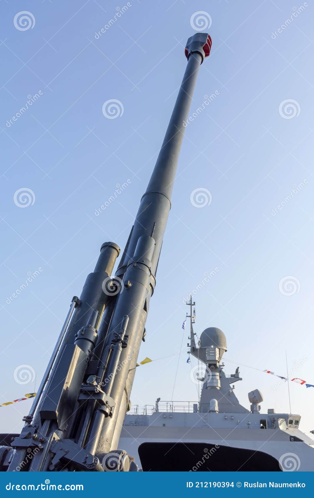 Barril De Uma Arma De Artilharia Poderosa Foto de Stock - Imagem de ...