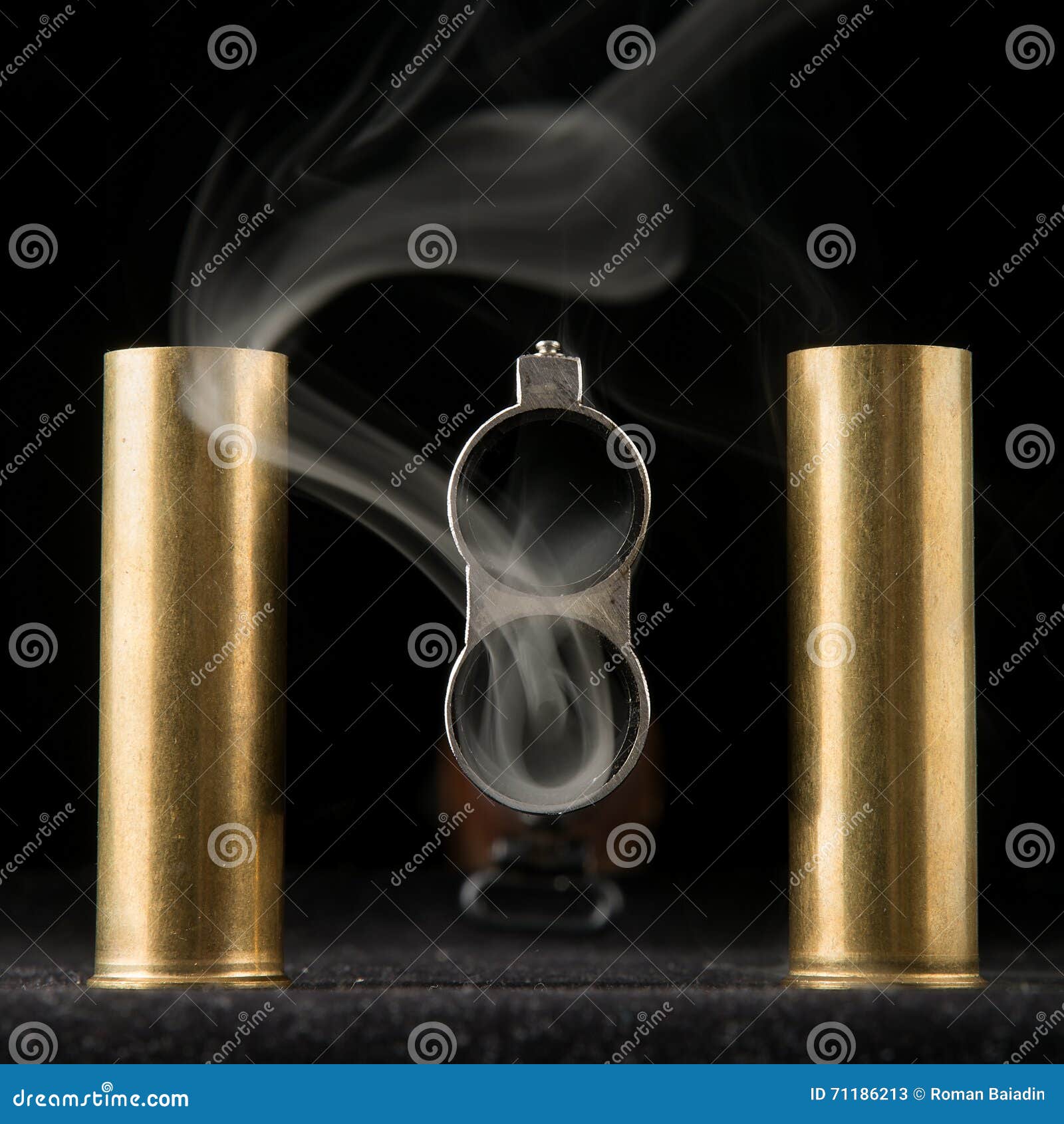 Barril que fuma de rifle imagen de archivo. Imagen de militar - 71186213