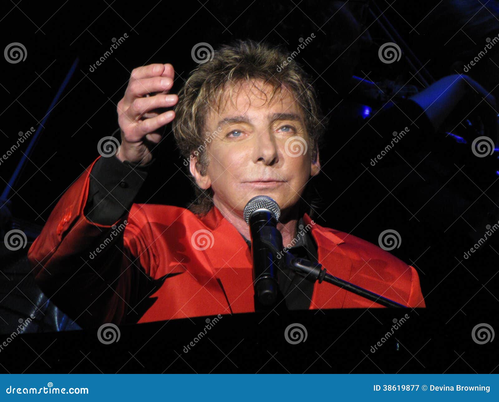 Barry Manilow editorial photography. Image of canada - 38619877