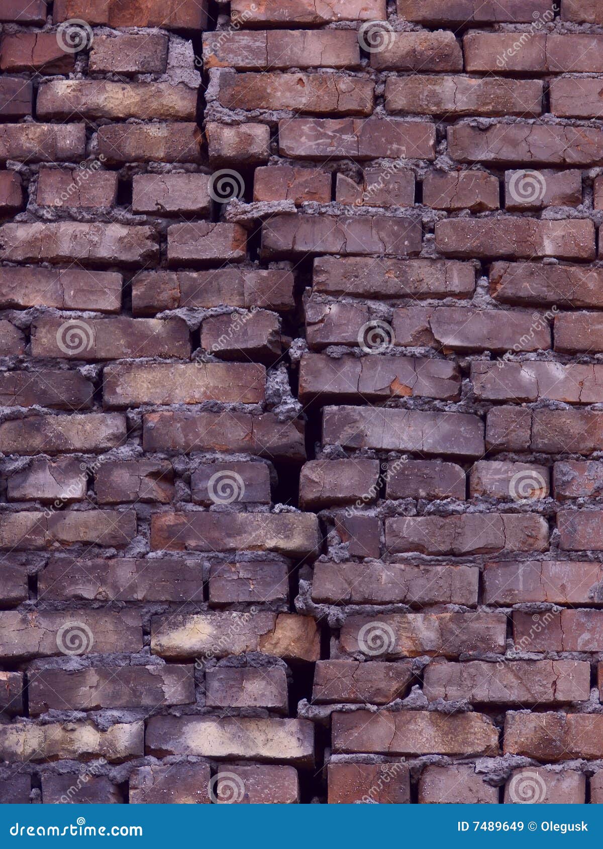 Barst in muur het leggen stock afbeelding. Image of roet - 7489649