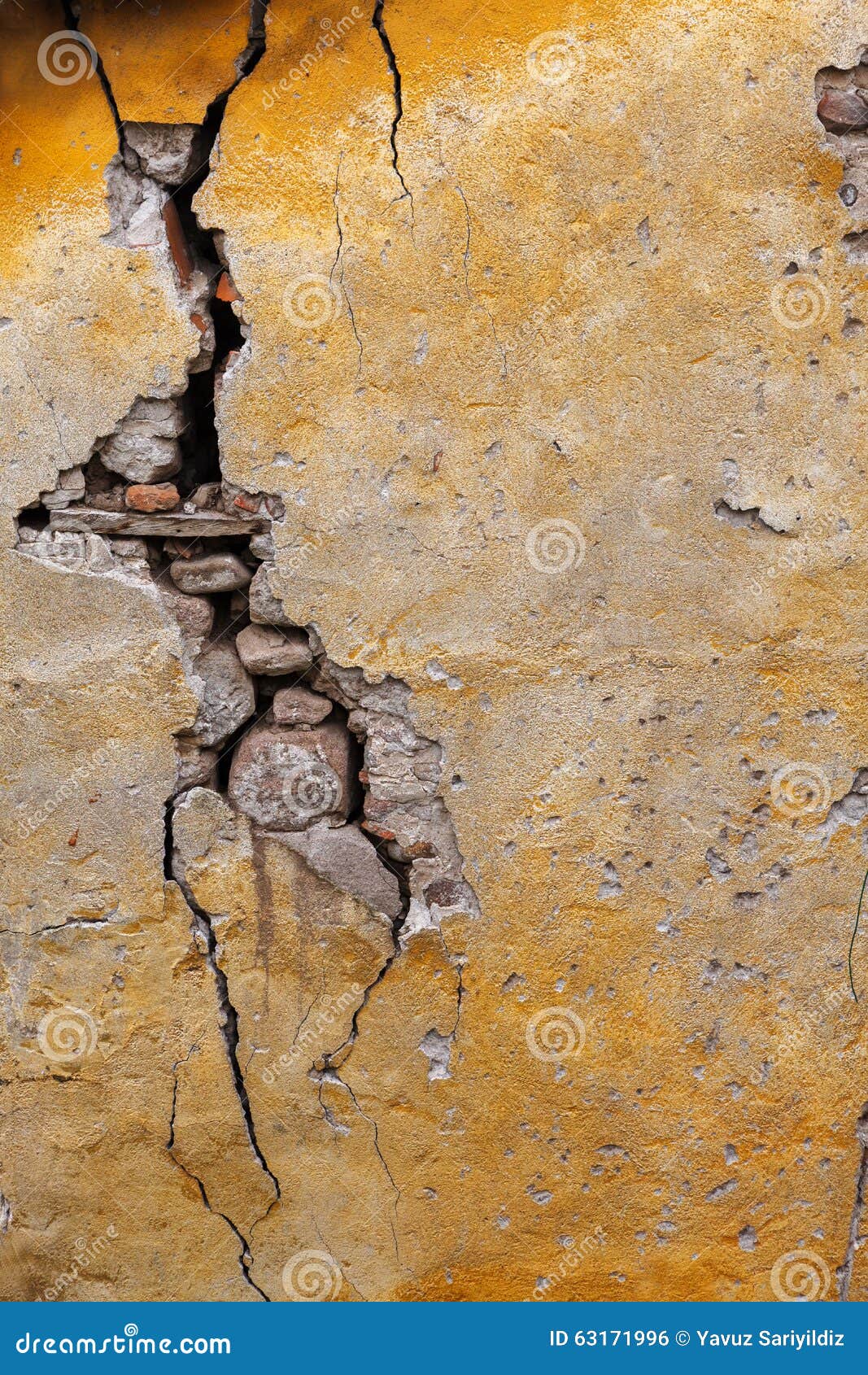 Barst Van Bakstenen Muur Als Achtergronden Stock Foto - Image of ...