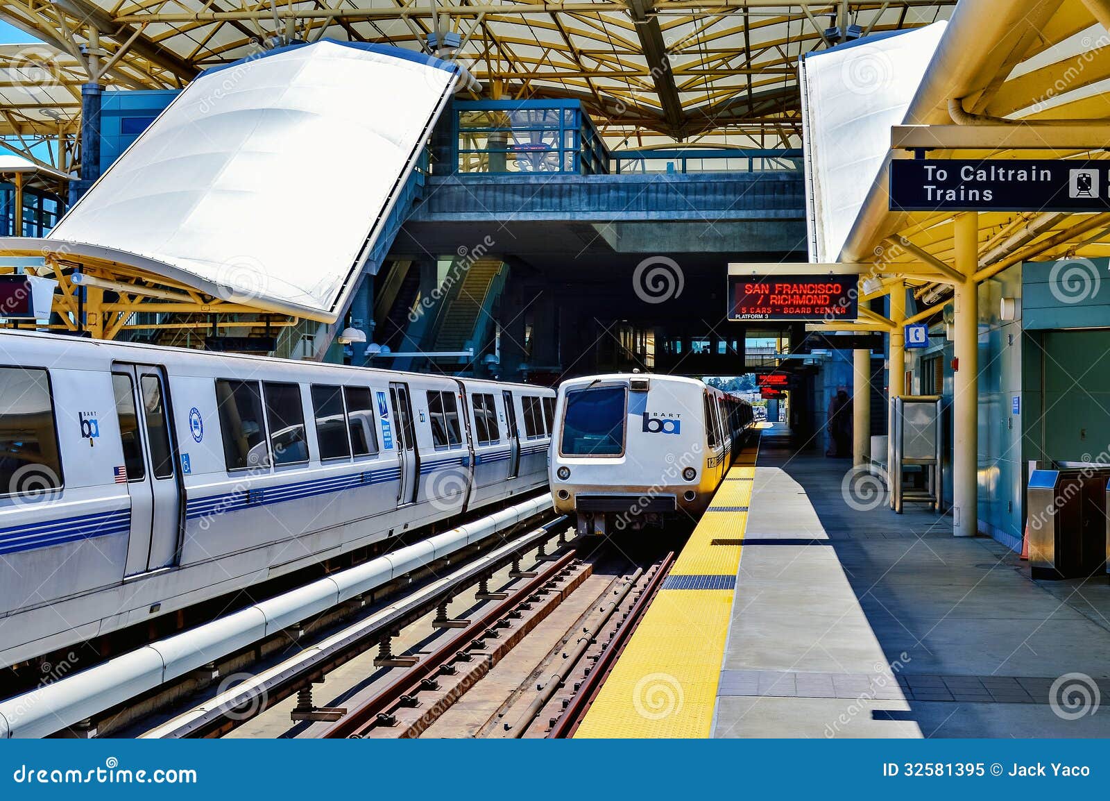 BART Train Ready a salir imagen editorial. Imagen de moderno - 32581395