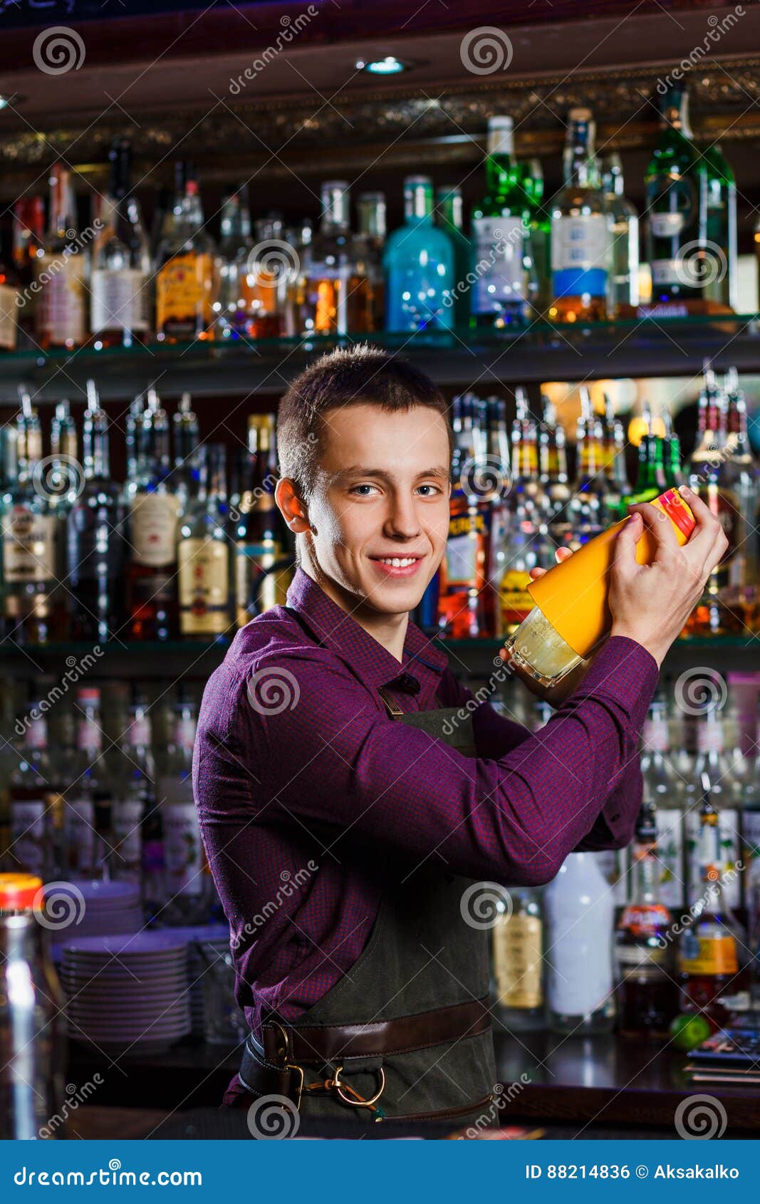 The Bartender Mixing Cocktail Stock Photo - Image of creative, club ...
