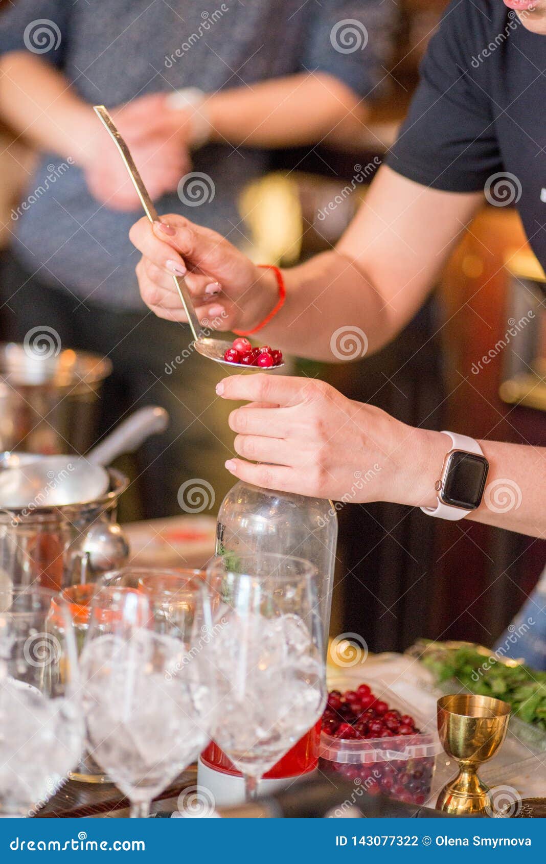 Bartender Preparing Cocktail Stock Photo - Image of liquid, mixologist ...