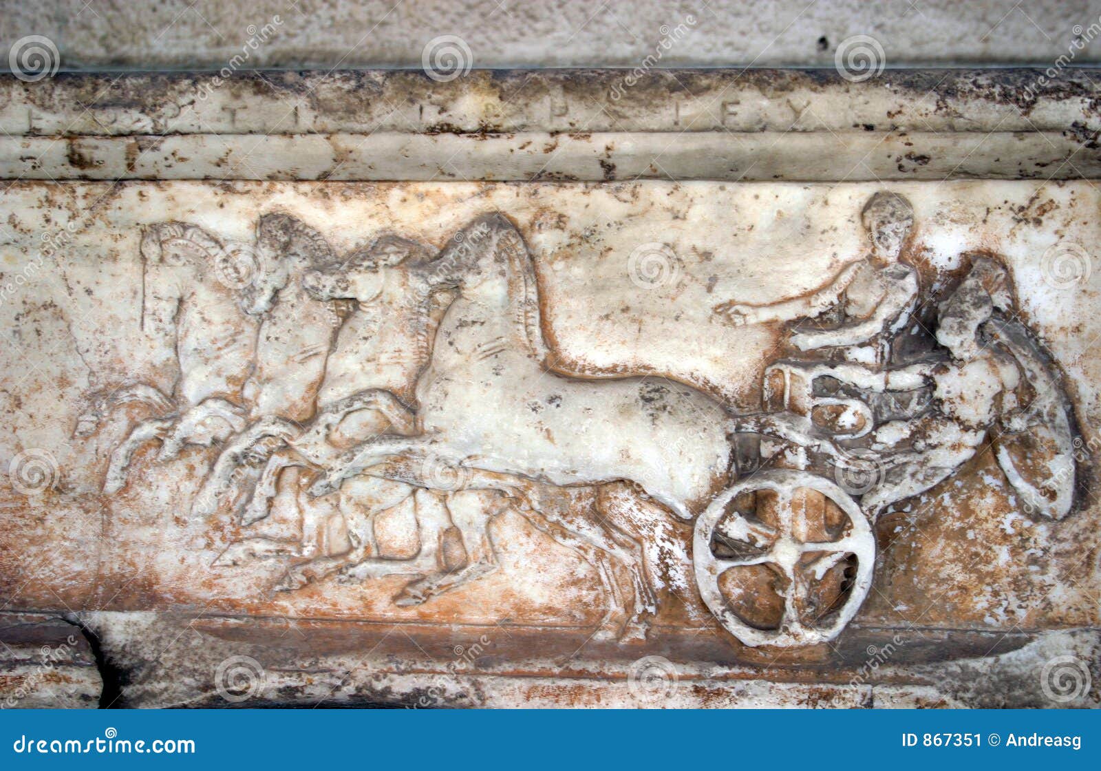 Bas-relief du grec ancien image stock. Image du char, quatre - 867351