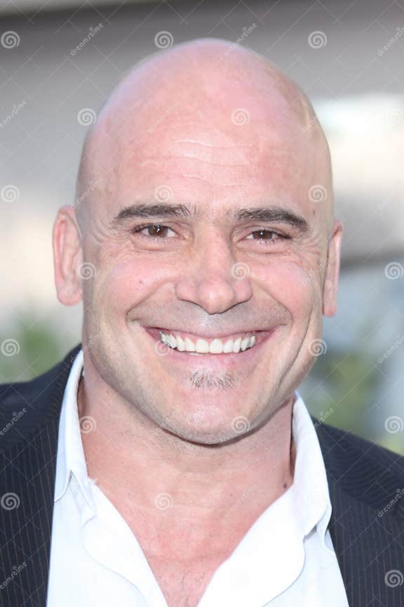 Bas Rutten editorial image. Image of arriving, village - 23928295