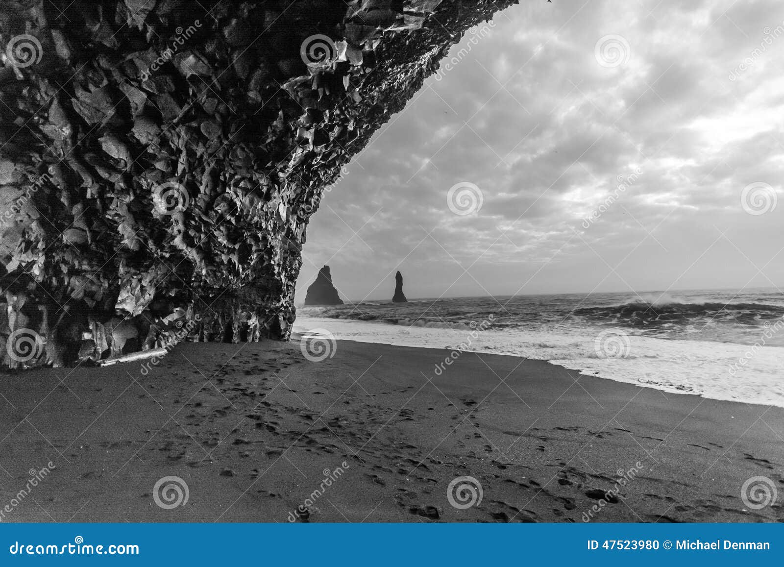 Basalt cave in Vik Iceland stock photo. Image of black - 47523980