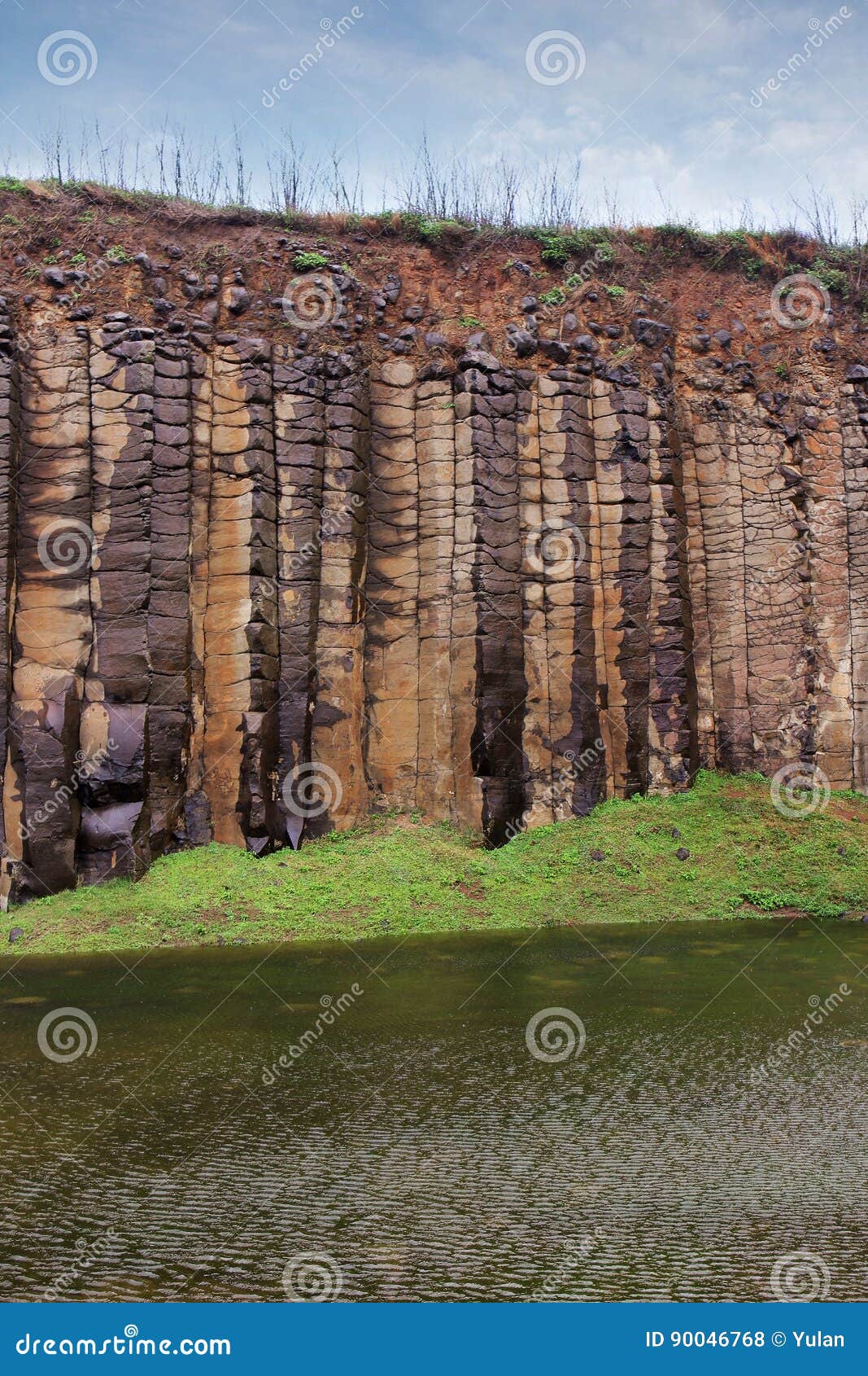 Basalt Cliff Spring Run Off Creeks Near Lake Lenore Soap Lake And ...