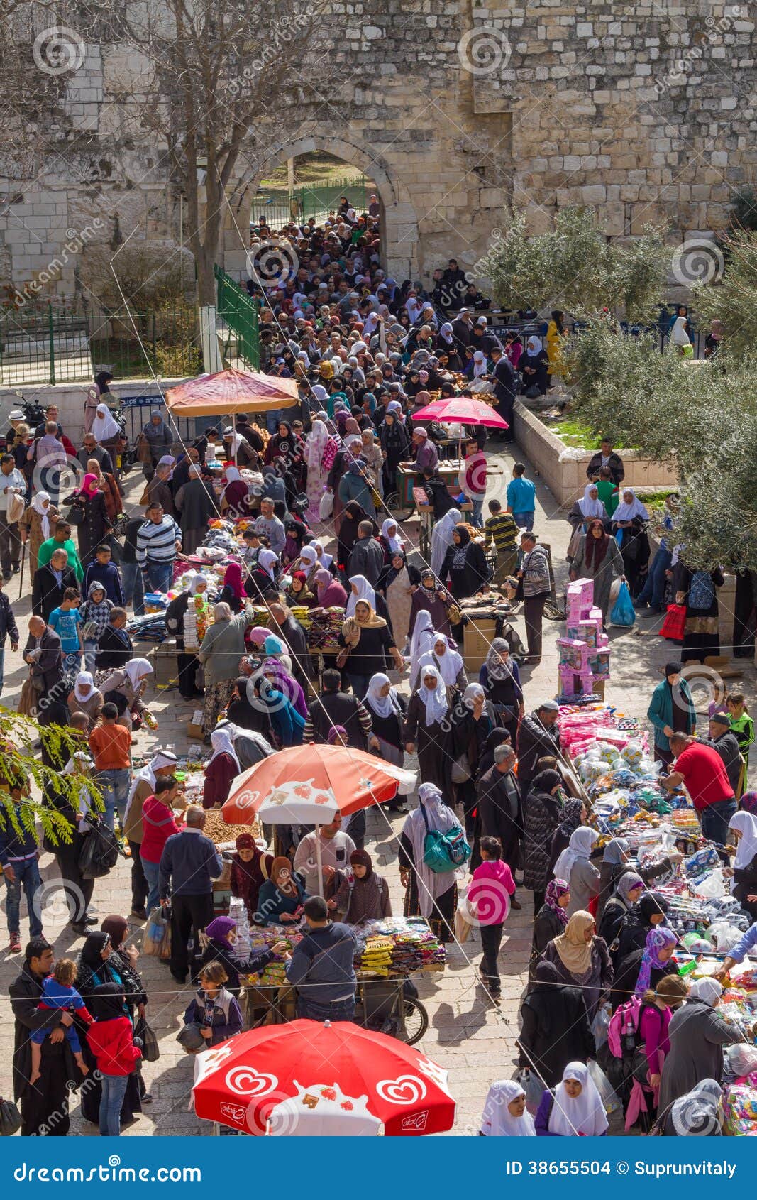 Basar I Den Gamla Staden Av Jerusalem. Redaktionell Fotografering för ...